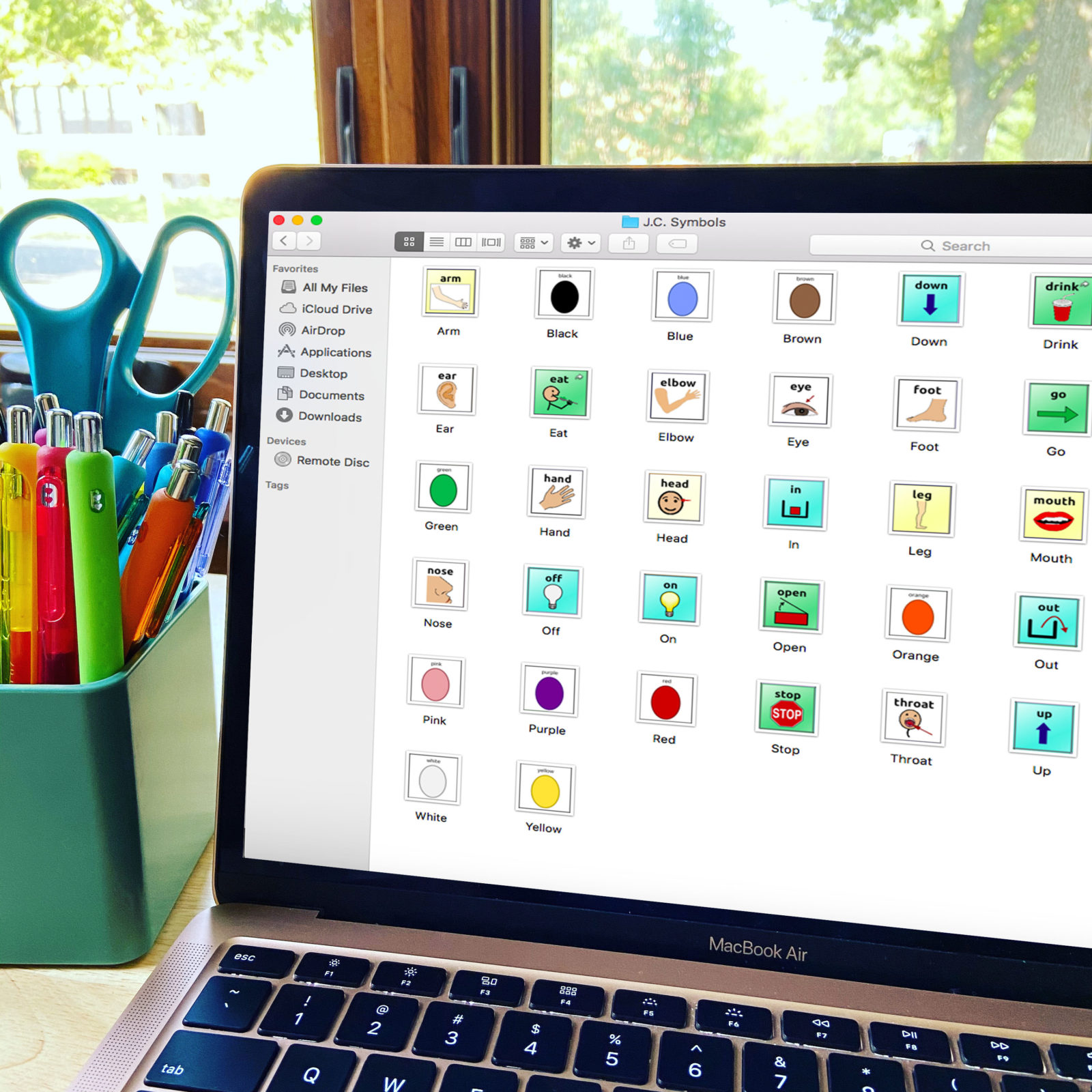 AAC Training with FREE Handouts for Parents & Staff | Speechy Musings